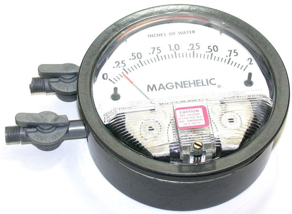 Dwyer Magnehelic 0 to 2 Differential Pressure Gage 2002 w/ fittings