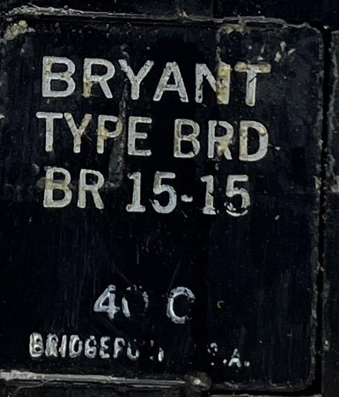 Bryant BR1515 2-Pole Twin Circuit Breaker 15/15A 120/240V 1 Phase Plug