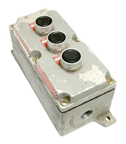 Killark XCS-16B9 Three Push Button Control Station 600VAC Start / Stop ...