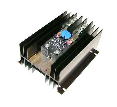 NEW CRYDOM SOLID STATE RELAY W/HEATSINK 75 AMP 480 VAC MODEL HD4875