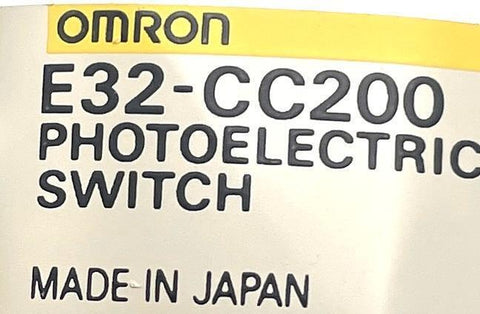Omron E32-CC200 Photoelectric Fiber Optic Switch W/ E39-F4 Wire Cuttin