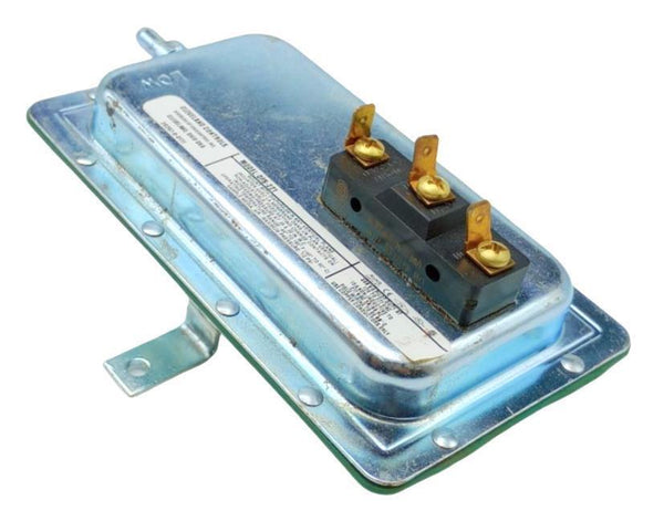 Cleveland Controls DFS-221 Air Proving Pressure Switch 15A 115/277VAC