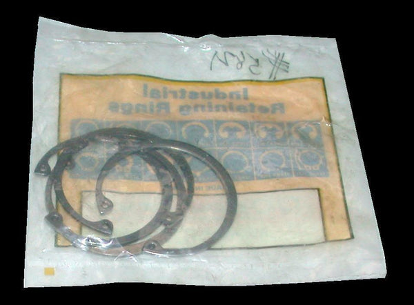 PACK OF 4 NEW INDUSTRIAL RETAINING RING 3000-X187 INTERNAL SNAP RINGS