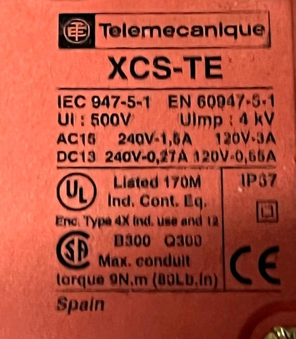 Telemecanique XCS-TE Safety Interlock Switch 500 Volts 4KV With XCS-71