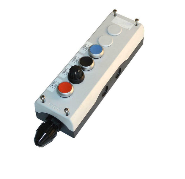EATON IEC60947-5-1 PUSH BUTTON ENCLOSURE W/ 3 PUSH BUTTONS & 1 SELECTO
