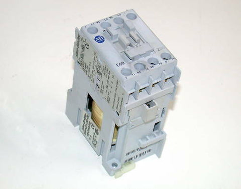 2 ALLEN BRADLEY CONTROL RELAYS 10 AMP MODEL 700CF400Z