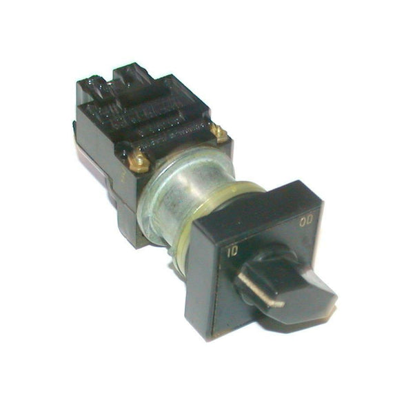 GENERAL ELECTRIC CR 104 G 2-POSITION MAINTAINED SELECTOR SWITCH 1 N.O.