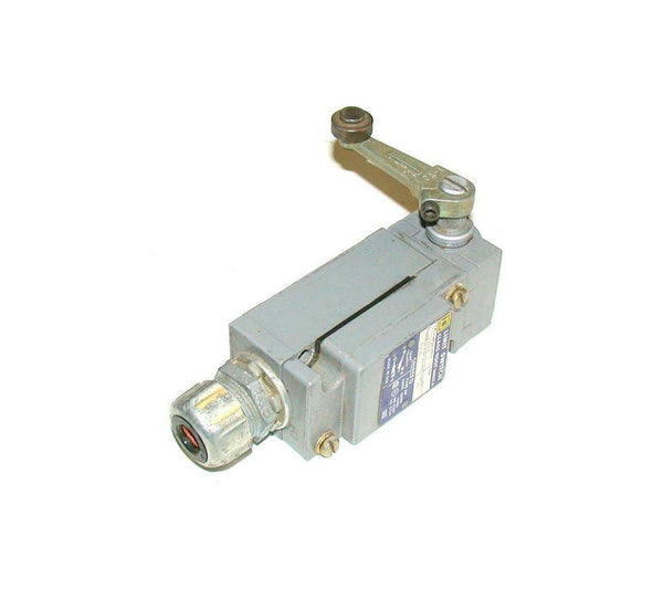 SQUARE D OIL TIGHT HEAVY DUTY LIMIT SWITCH W/ROLLER ARM 10 AMP MODEL 9